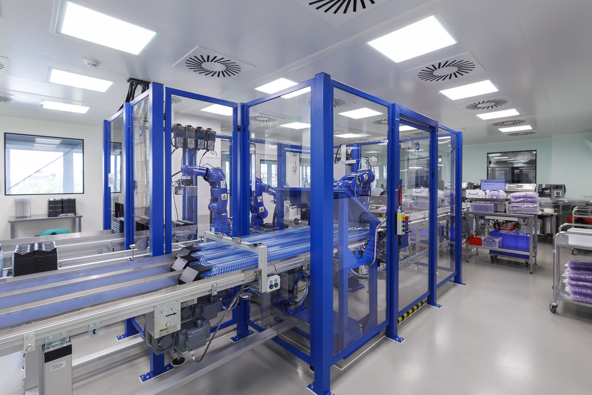 Fully automated handling and testing cell for surgical components by ...